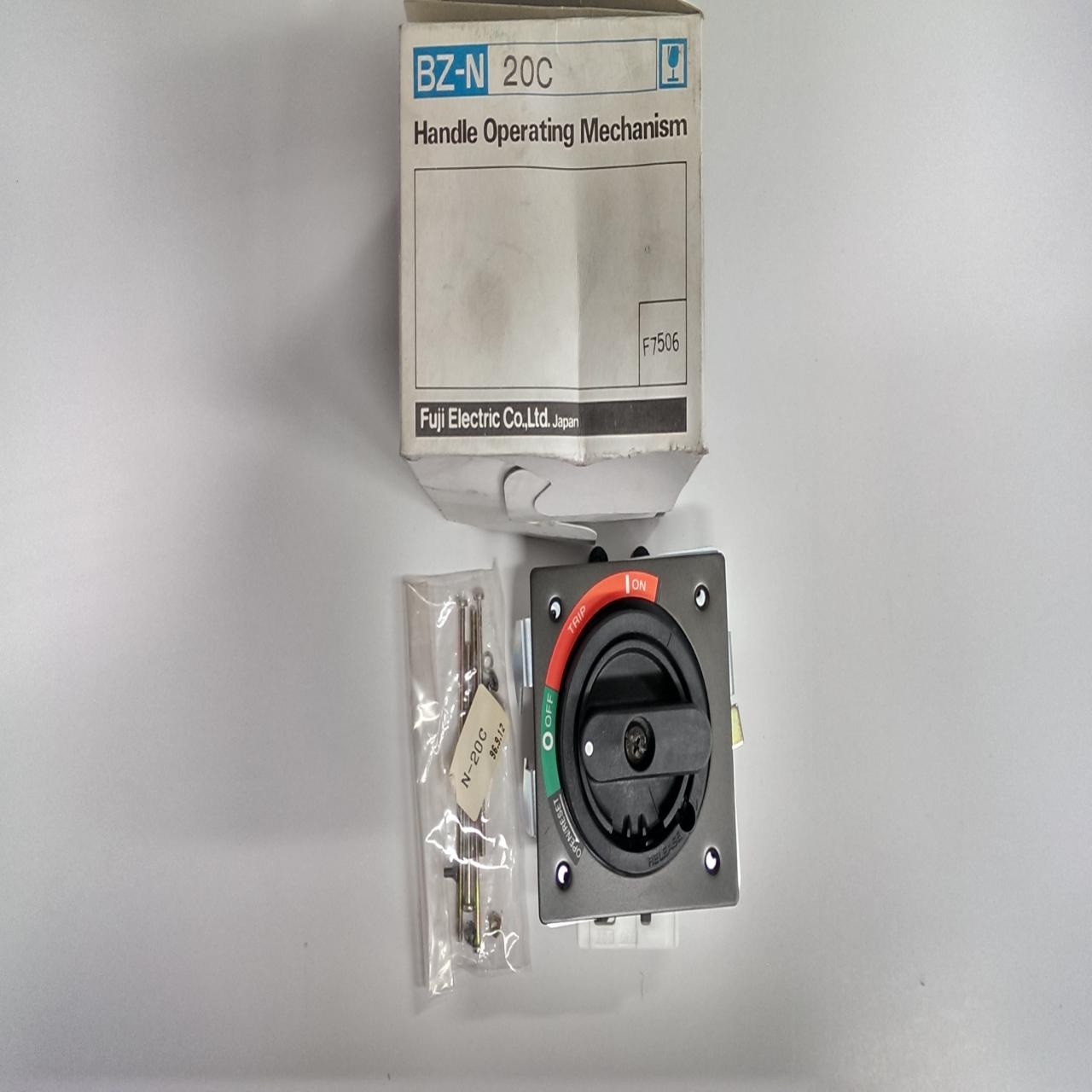 Lot #97: Fuji BZ-N 20C Switch New in Box - WireBids